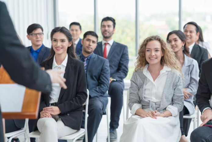 9 Tips for Successful Employee Induction: Powerful Guide